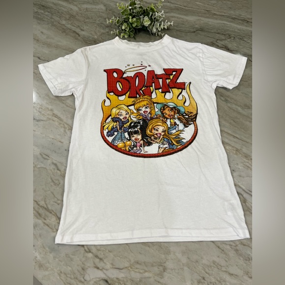 Bratz | Tops | Bratz Graphics White Tee Shirt | Poshmark